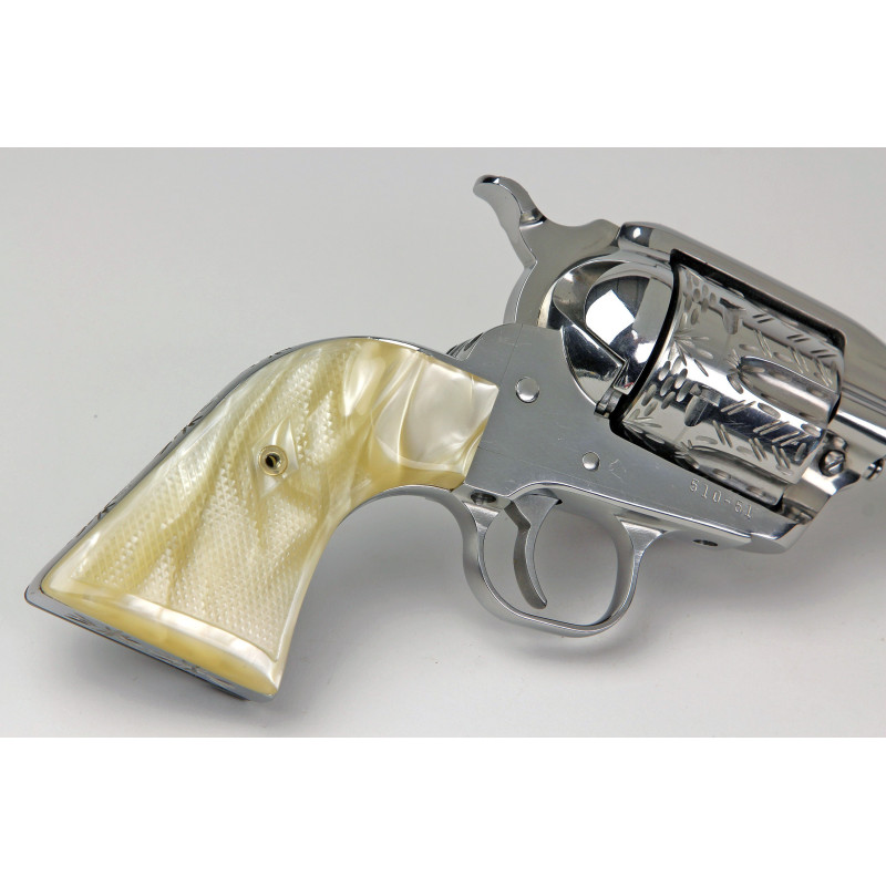 Ruger New Vaquero Kirinite® Antique Pearl Gunfighter Grips Surface Checkered Screw Brass