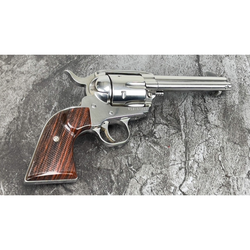 Ruger "Old" Vaquero Kirinite® Rosewood Gunfighter Grips Screw Brass